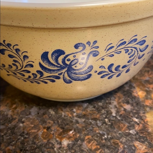 Pyrex | Kitchen | Pyrex 42 Homestead Mixing Bowl 12 Quart | Poshmark